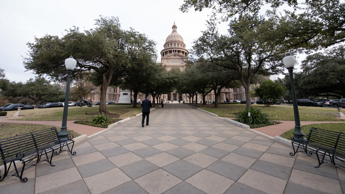 Texas lawmakers approve $338B two-year spending plan | kvue.com