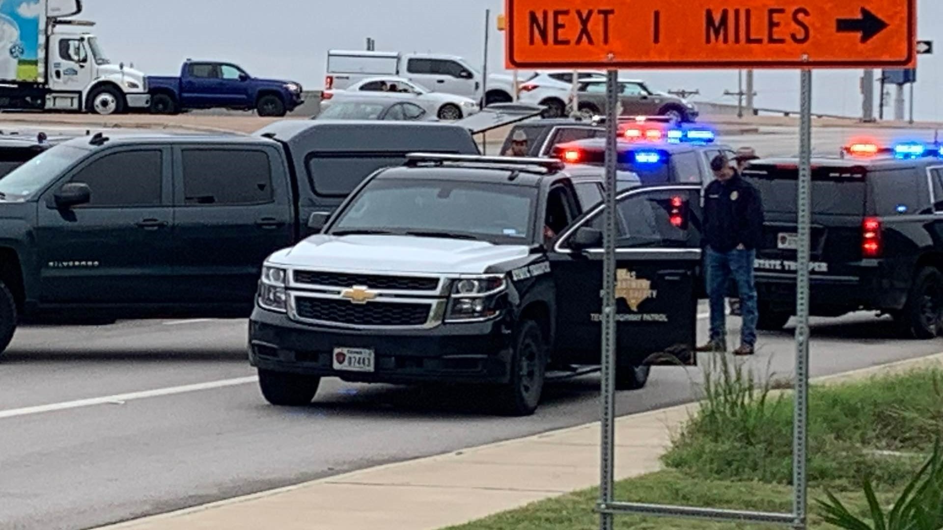Texas DPS trooper shoots, kills woman at Round Rock Cracker Barrel ...