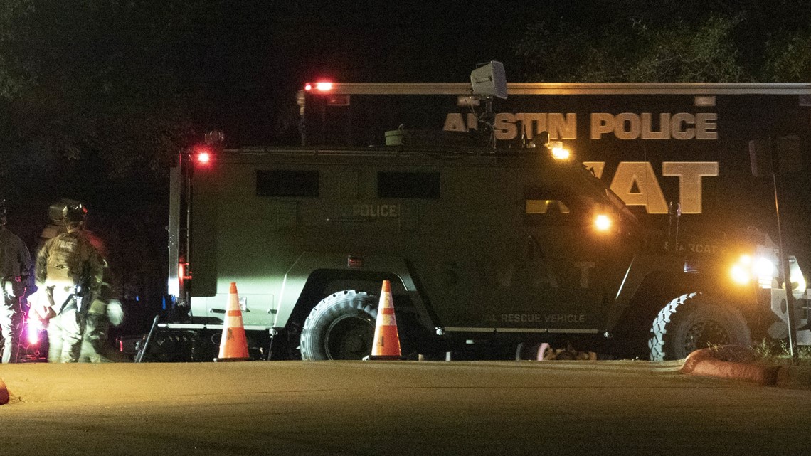 Texas Supreme Court halts enforcement of Austin dine-in curfew | kvue.com