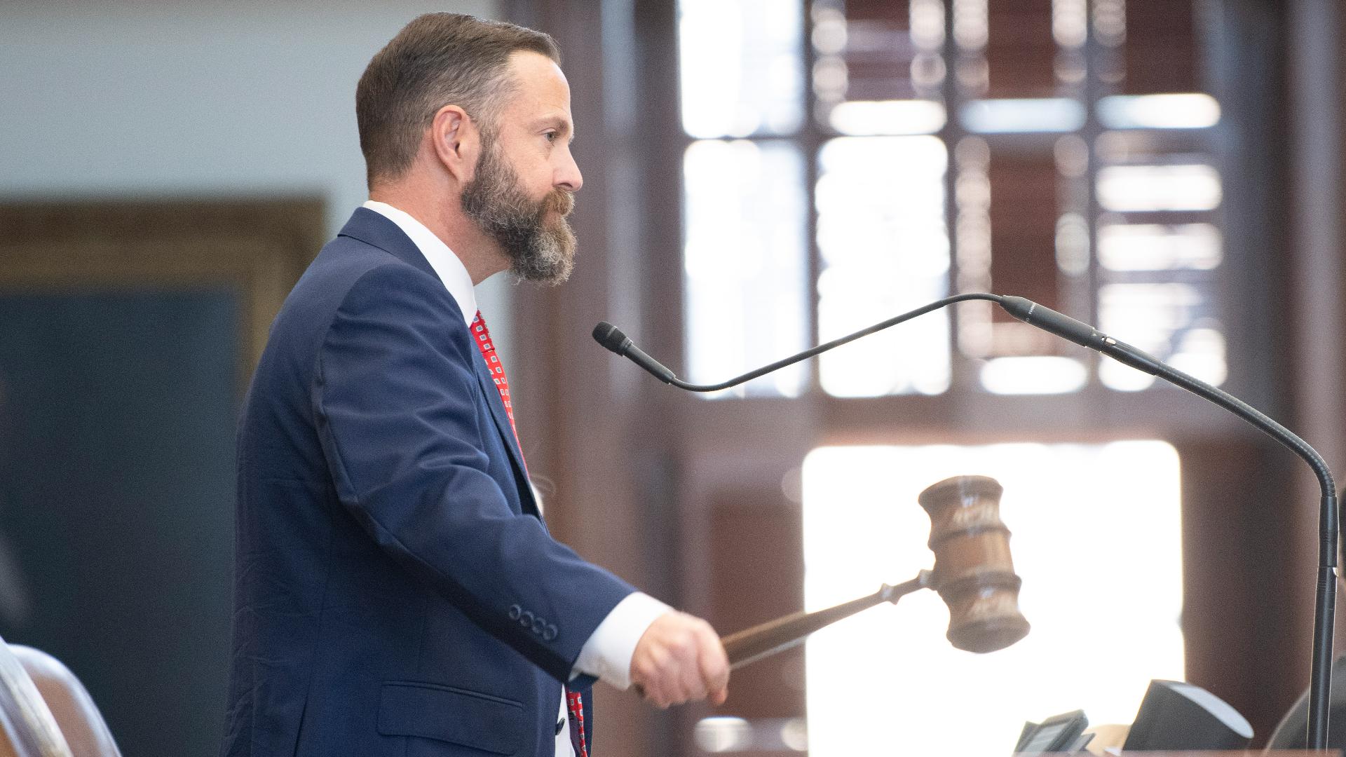 Texas House resoundingly rejects effort to remove Speaker Dustin Burrows | kvue.com