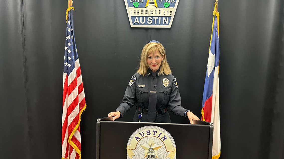 First female rabbi-cantor pinned as new Austin Police Department senior ...