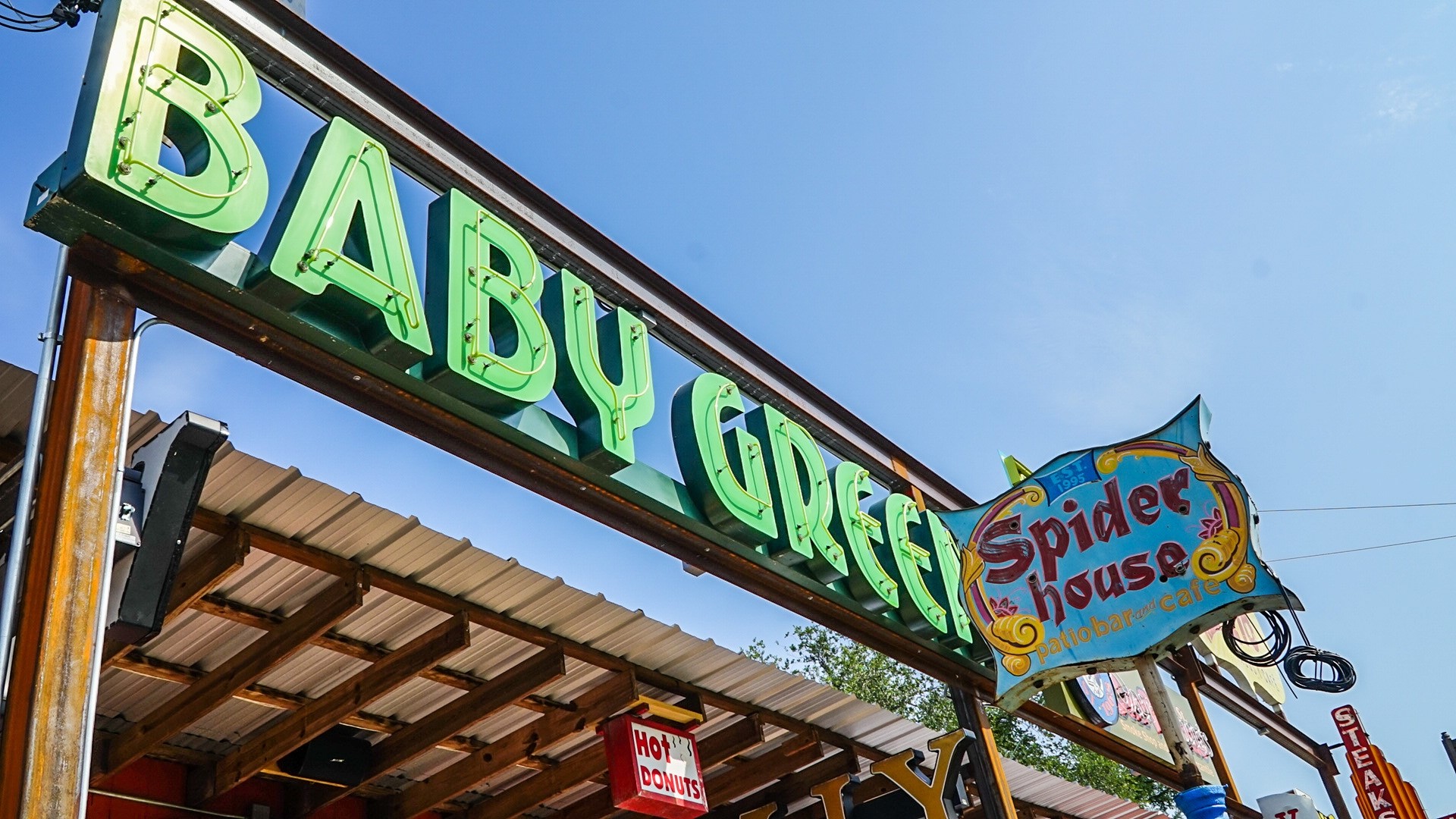 Austin, Texas bar decorates with signs from closed businesses | kvue.com