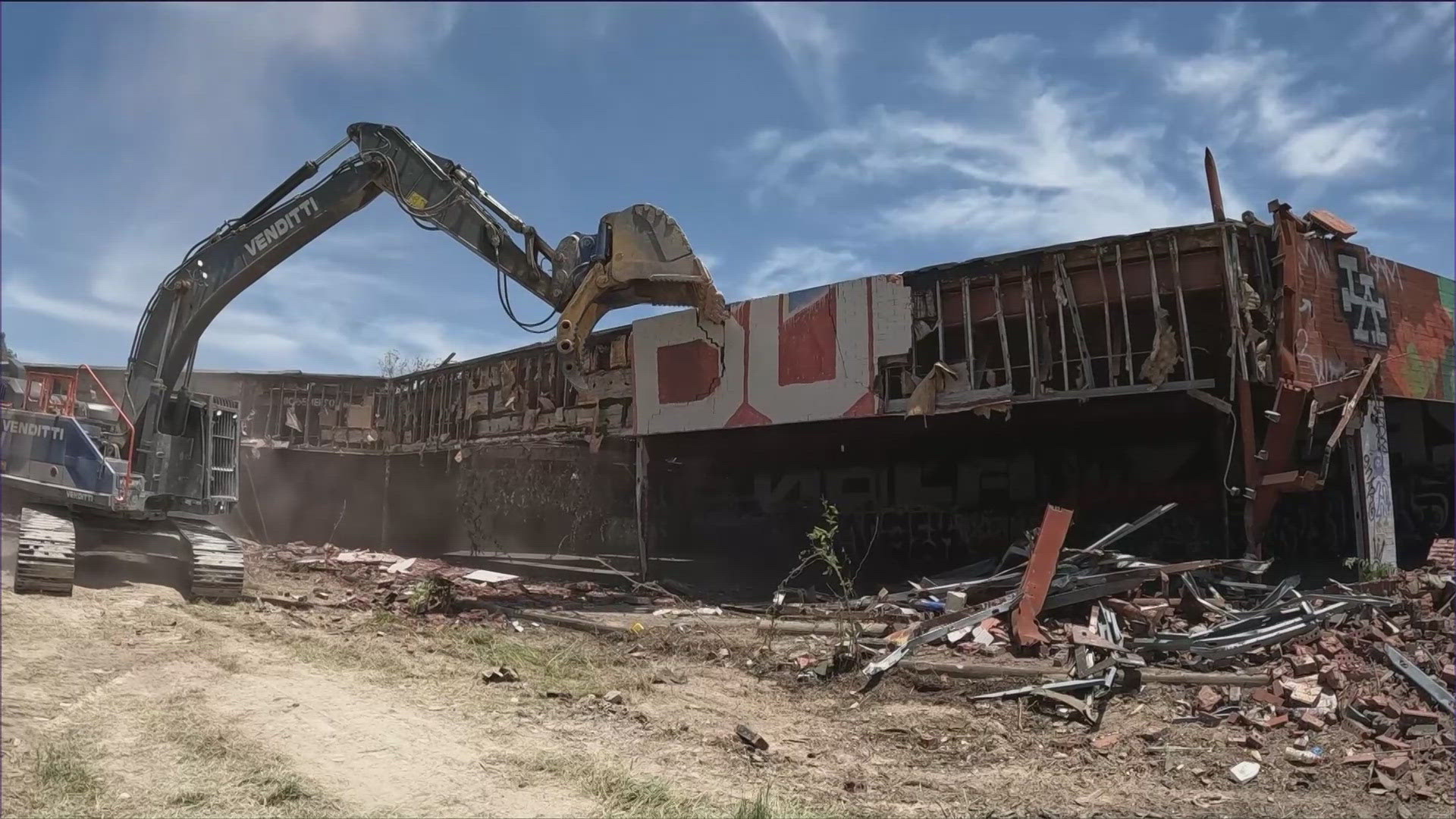 Demolition finally underway at East Austin strip mall | kvue.com