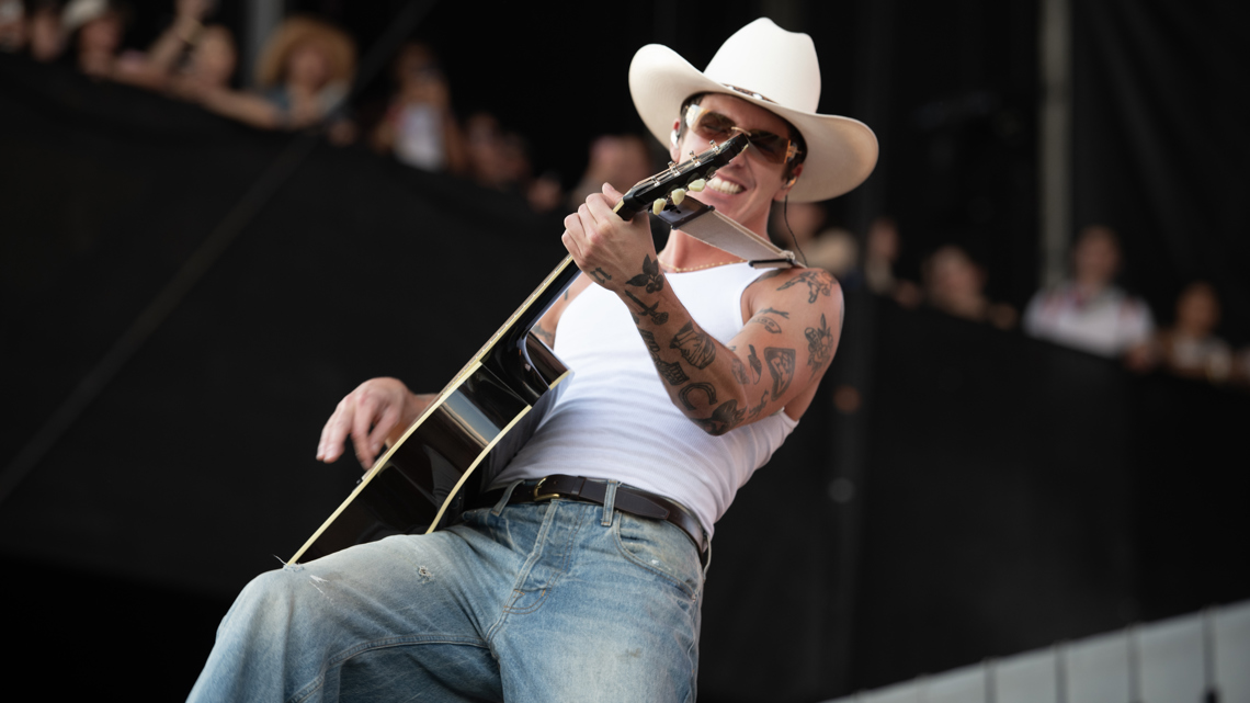 Role Model brings out Lizzy McAlpine during ACL Fest Weekend 2 | kvue.com