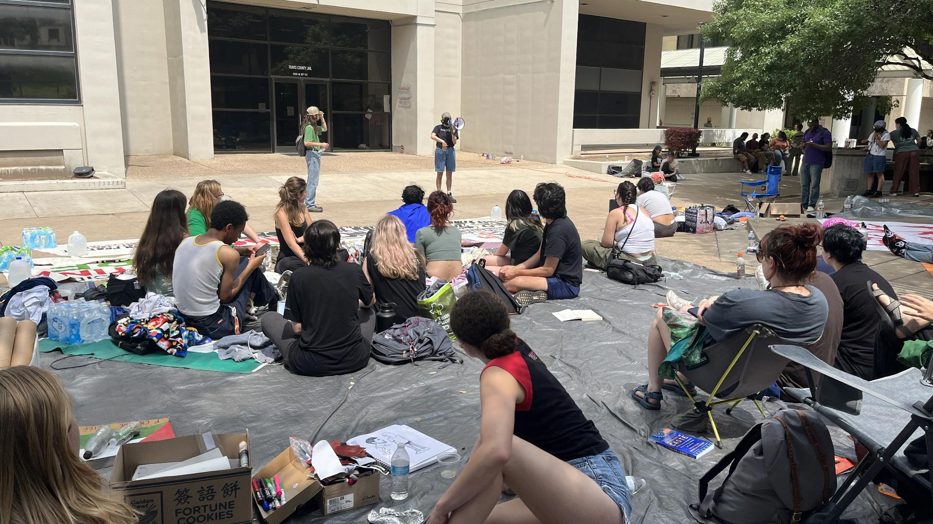 UT Austin protest: All arrested on April 29 now out of jail | kvue.com