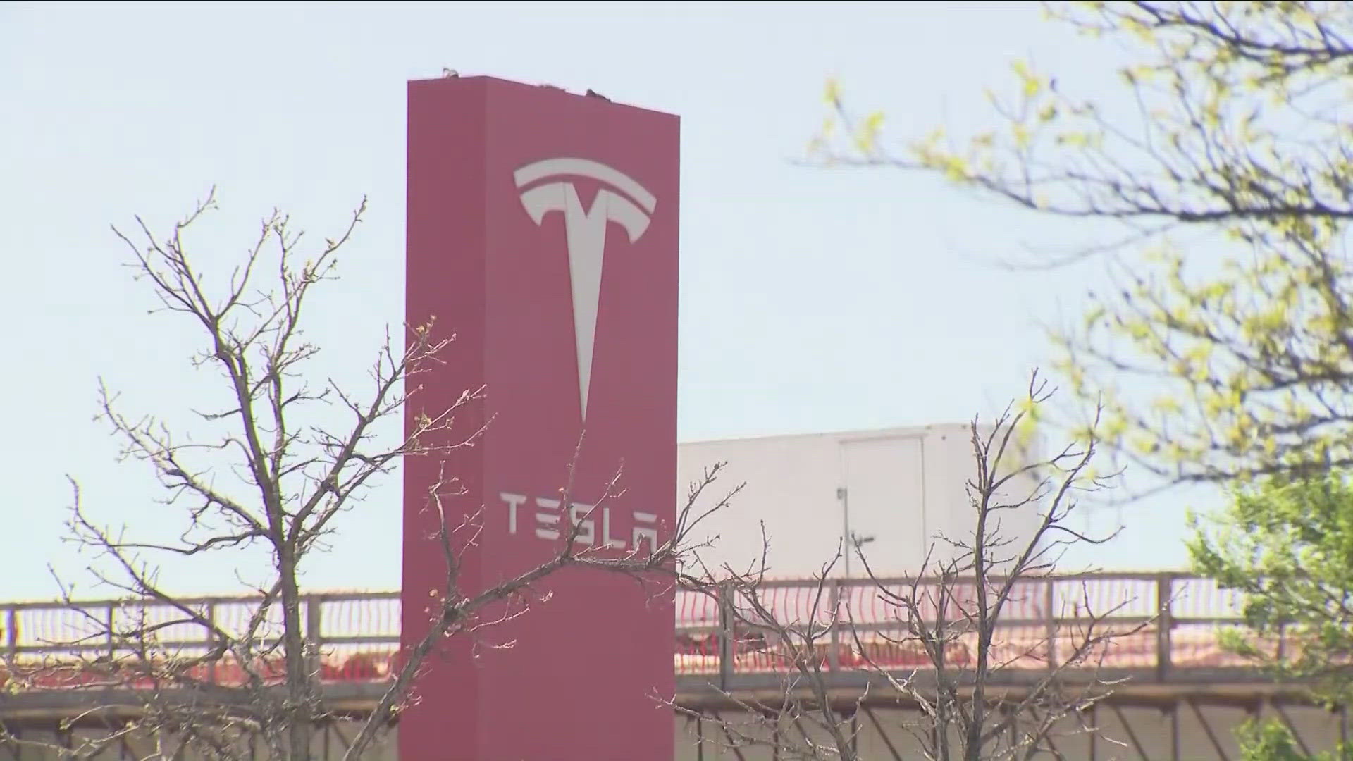 Austin house explosion that sent 2 to hospital believed to be ‘isolated ...