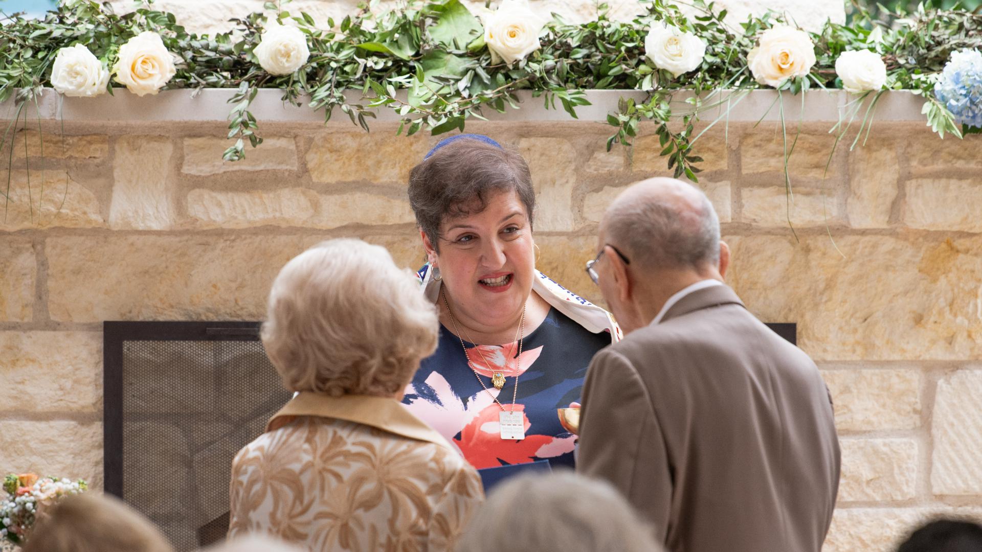 Austin seniors marry at retirement community where they met | kvue.com