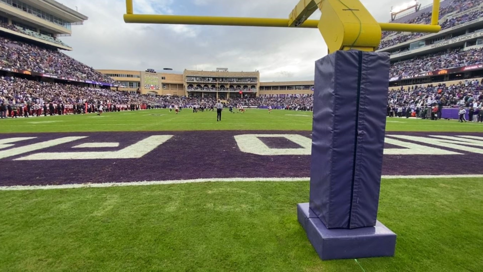 TCU finishes undefeated regular season with 62-14 rout | kvue.com