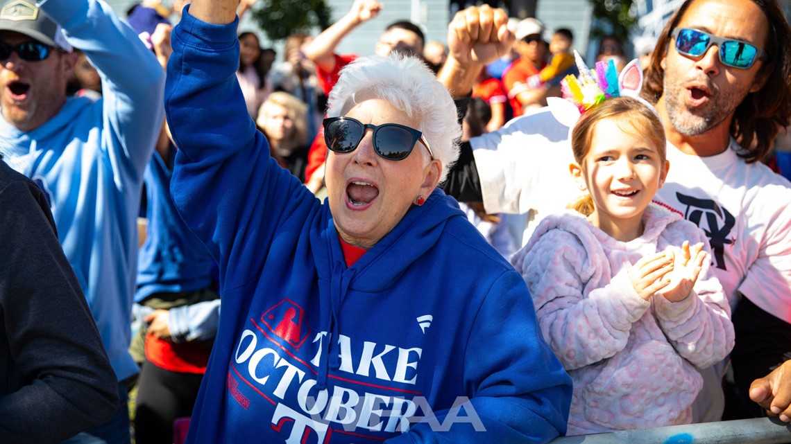 PHOTOS: Texas Rangers fans show out at World Series parade | kvue.com