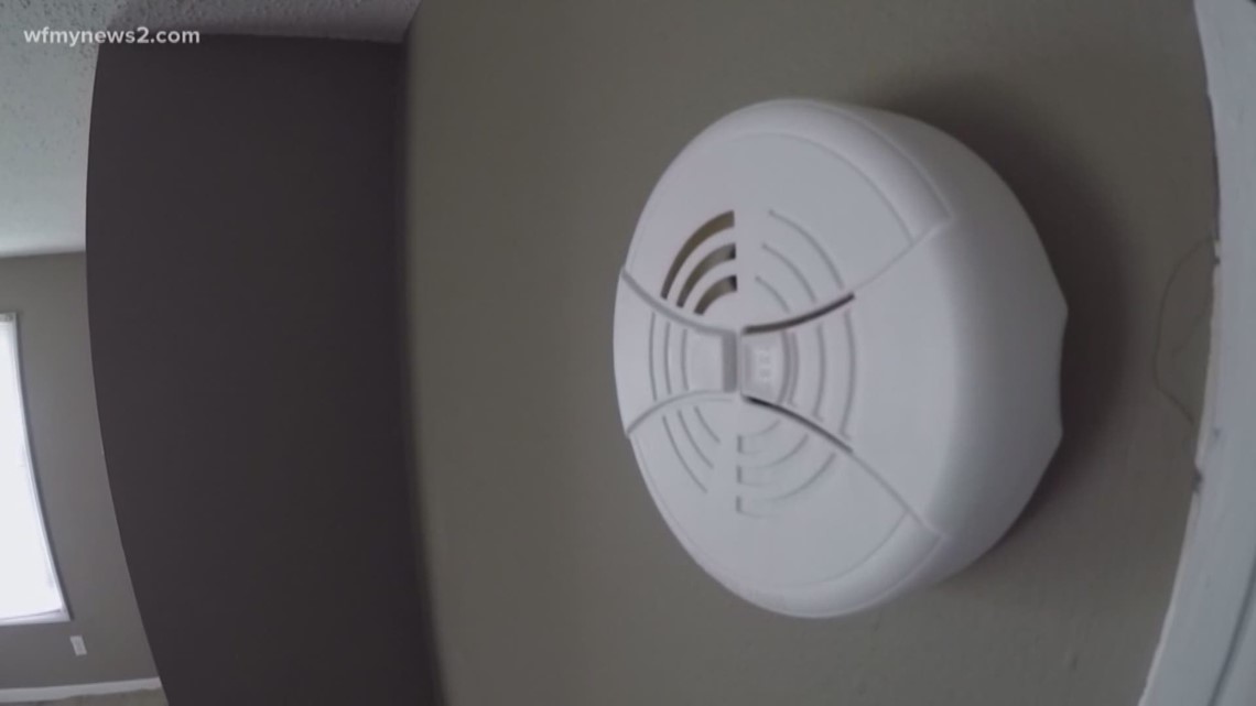 AFD installs smoke alarms in Austin neighborhood, free of charge | kvue.com