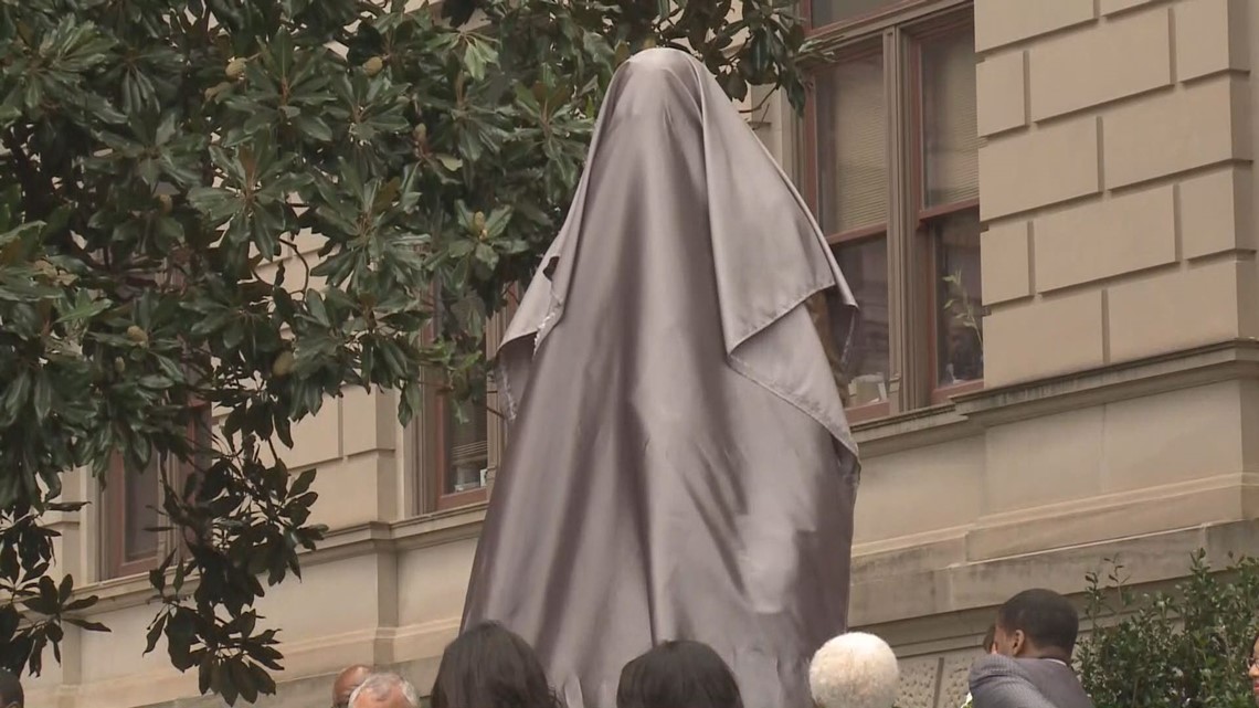 Photos | MLK Jr. statue unveiled at Georgia's State Capitol | kvue.com